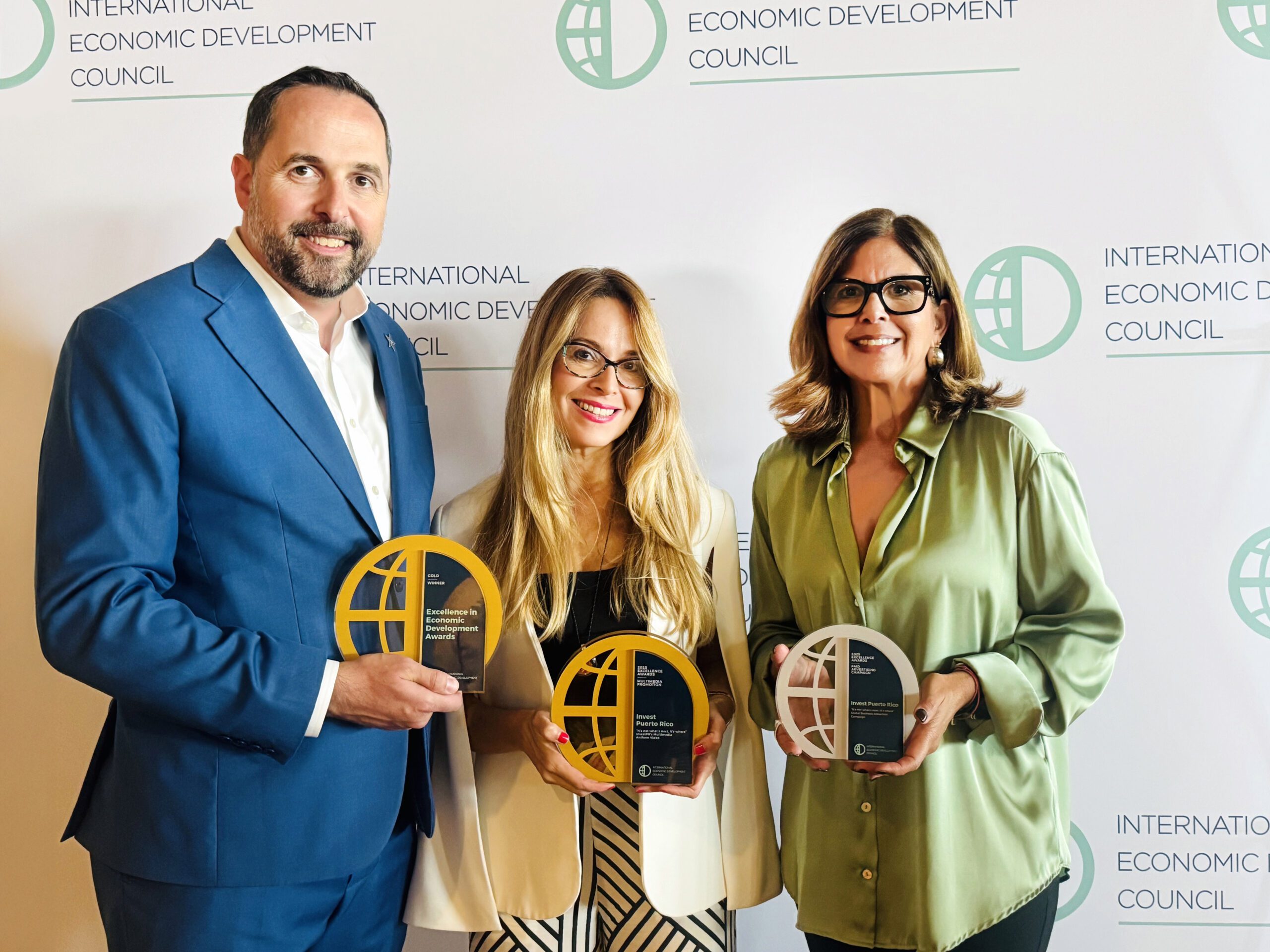 Invest Puerto Rico gana premios por su impacto y alcance global - InvestPR